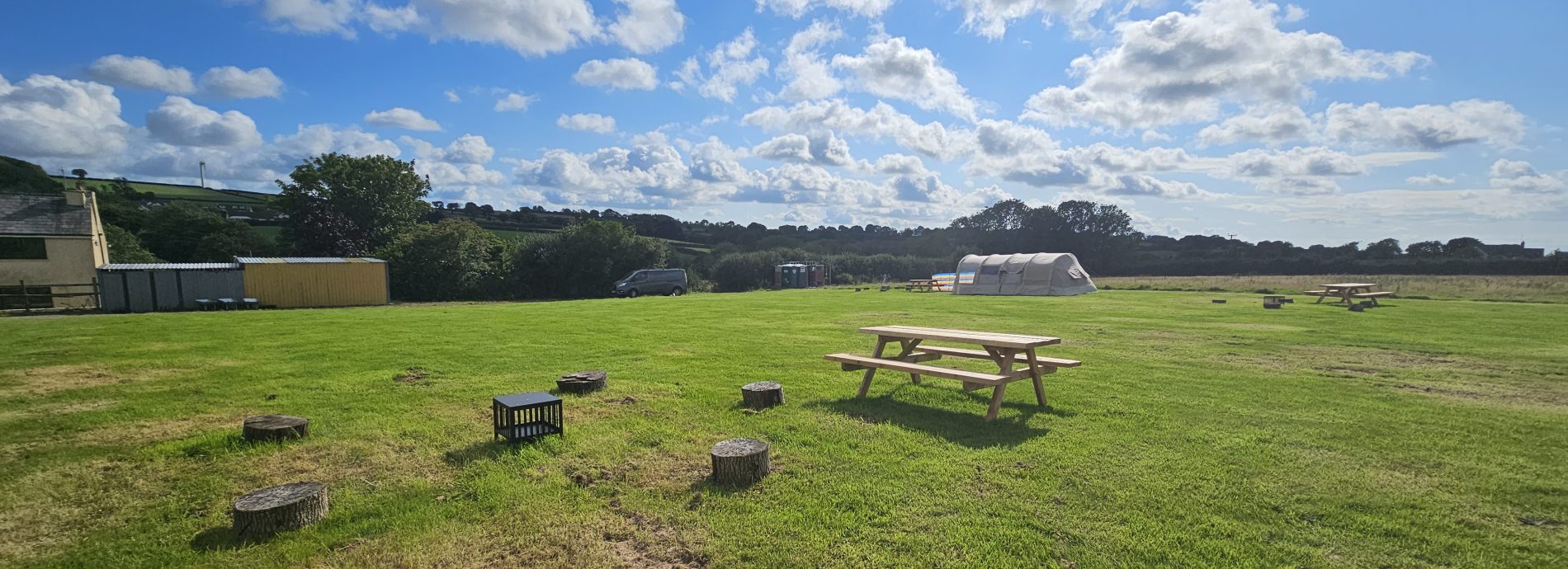 Great Redford Wild Camping Field - Redford Caravan Park